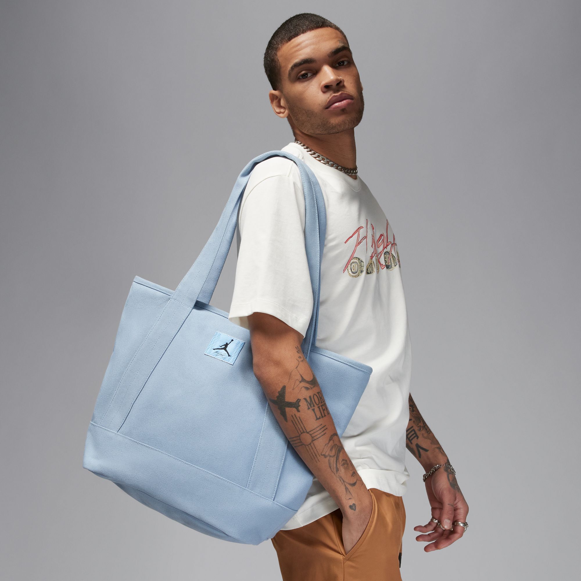 Buy Jordan Flight Carryall Tote Bag Tote Bag (25L) | Nike Qatar Official